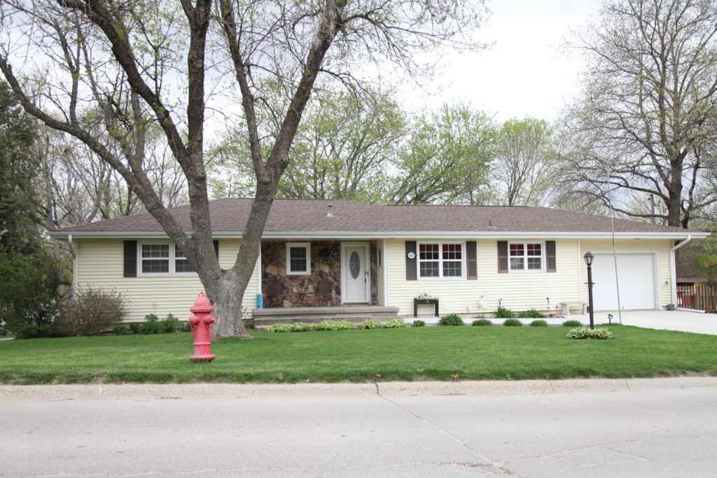 1605 N 8th St Red Oak IA - Your Real Estate Choice, Inc.